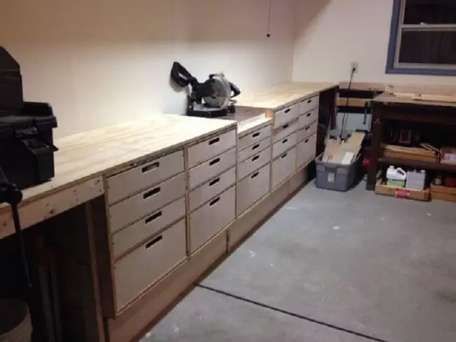 Enostavne garažne škatle in delovne mize 6589_11