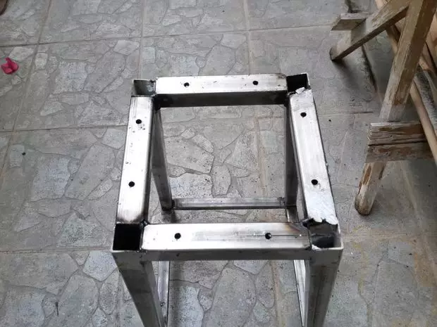 Simple Homemade Chair of Square Pipes 6656_13