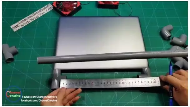 Tumayo sa paglamig para sa isang laptop ng mga plastic pipe 6683_6