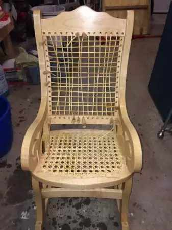 Rocking chair gawin ito mula sa isang puno 6743_12