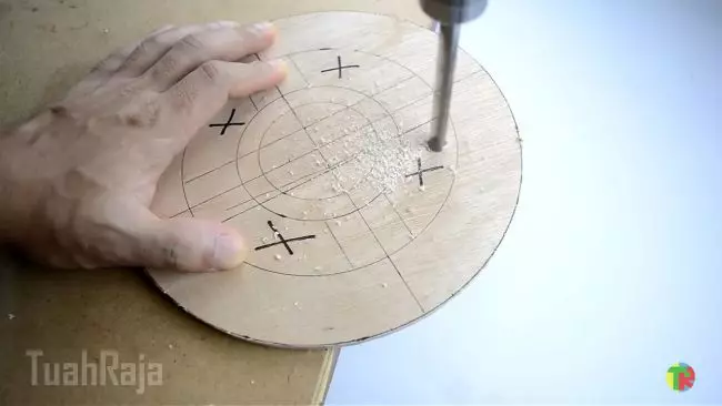 Sådan laver du Simple og Original Plywood Clock 6766_17