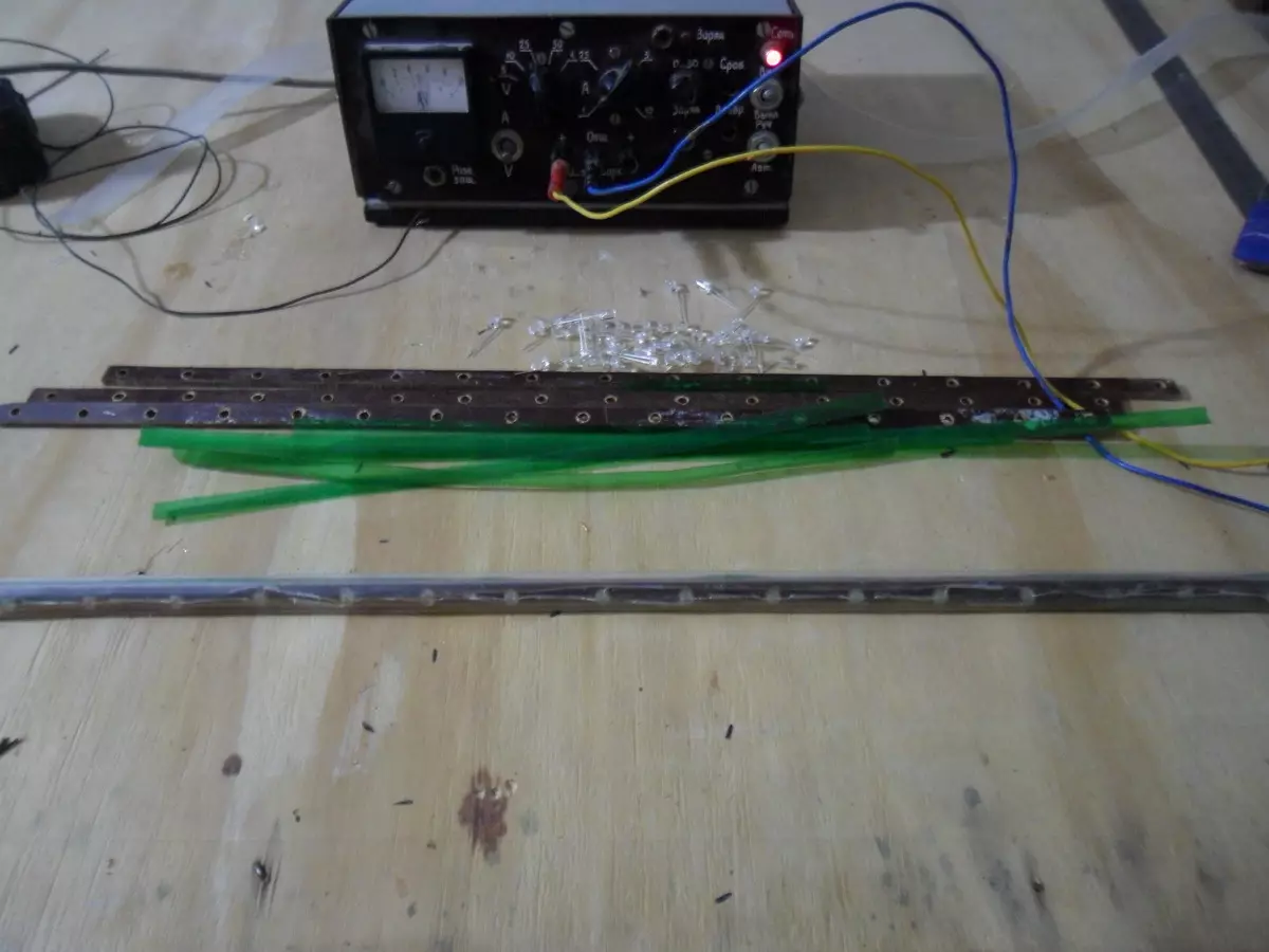Hur man gör ett LED-band med egna händer 6810_11
