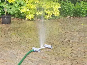Simple water sprinkler. 7089_3