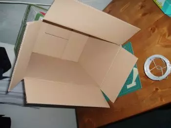 Comment faire un dinosaure de carton et de pâte à modeler 7098_3