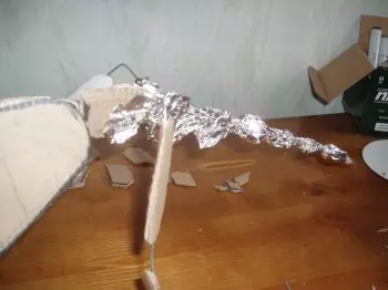 Cum se face un dinozaur de carton și plasticină 7098_8