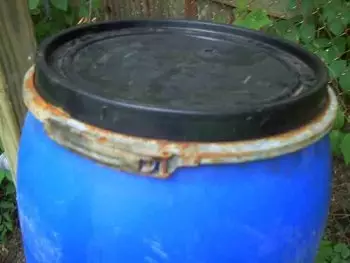 Jak zainstalować zbiornik do kompostu ogrodowego 7198_3