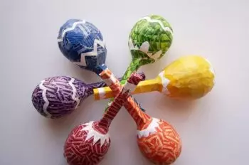 Maracas מ Papier-Mache לעשות את זה בעצמך 7273_1