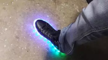 נעלי התעמלות עם תאורה אחורית LED לעשות את זה בעצמך 7774_6