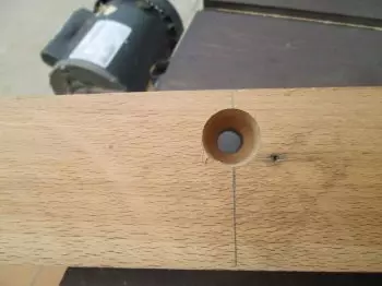 Cum să taie un ferăstrău circular diblu 7786_11