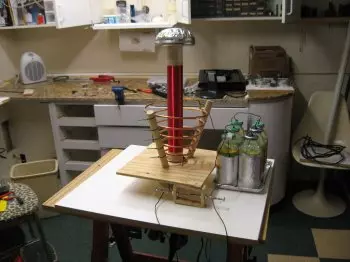 Como fazer uma bobina de Tesla com suas próprias mãos 8053_6