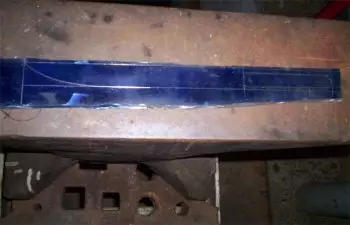 Paano gumawa ng isang Katana mula sa isang metal plate 8424_2