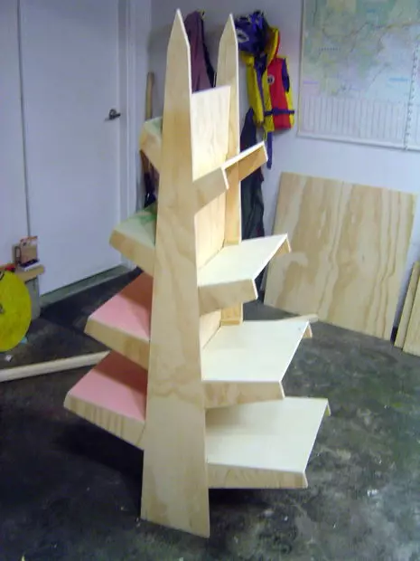 Bookshelf in the form of a tree from a sheet of plywood 931_9