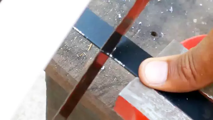 Як зробити верстат для ножівки по металу 998_13