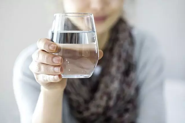 Mode vir water! Is dit moontlik om te veel vloeistof te drink?